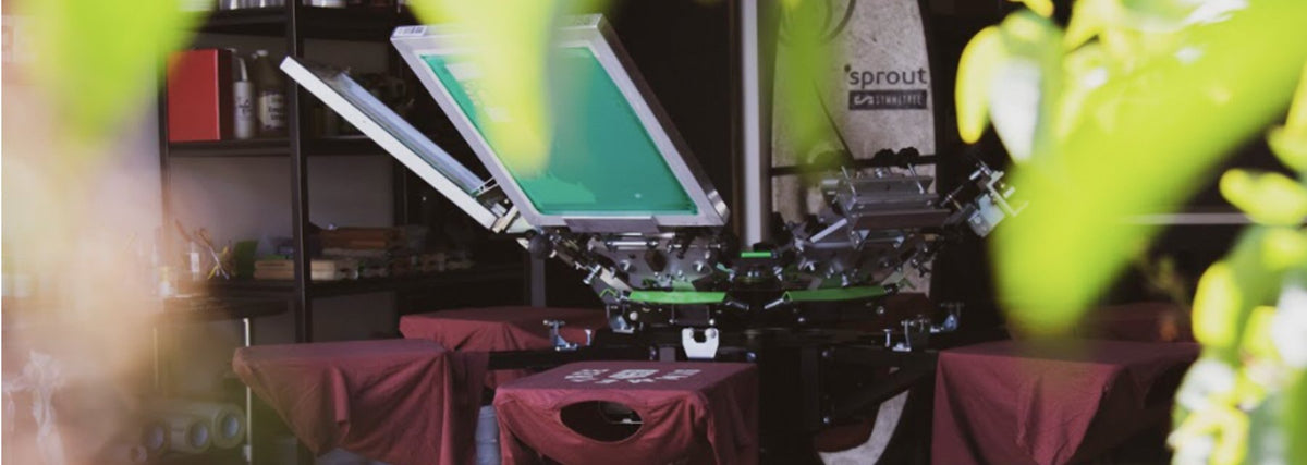 Should I Screen Print or Decorate with Vinyl? – ScreenPrinting.com